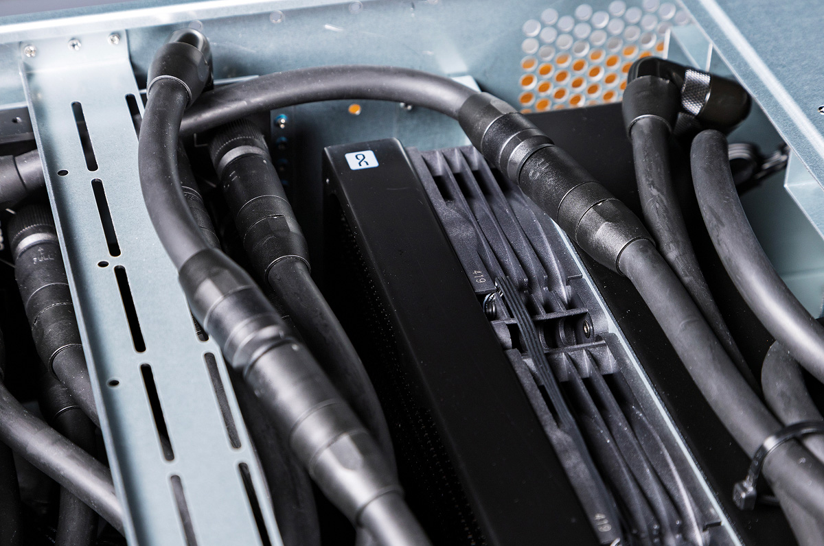 High-Density 6x RTX 4090 4U Liquid-Cooled Server | HYPERPC